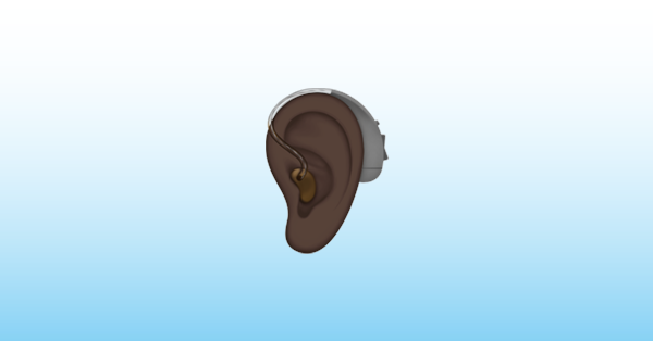 Ucho z aparatem słuchowym: karnacja ciemna Emoji 🦻🏿
